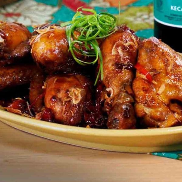 Resep Ayam Bumbu Hitam Khas Madura, Pekat dan Lezat!